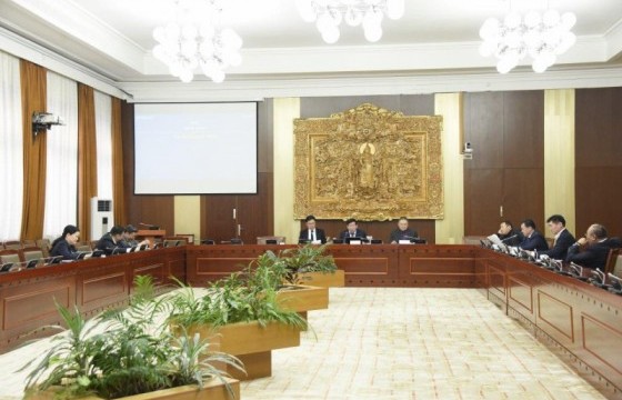 Төрийн албаны тухай хуулийг хэрэгжүүлэхтэй холбоотой тогтоолын төслүүдийн анхны хэлэлцүүлгийг